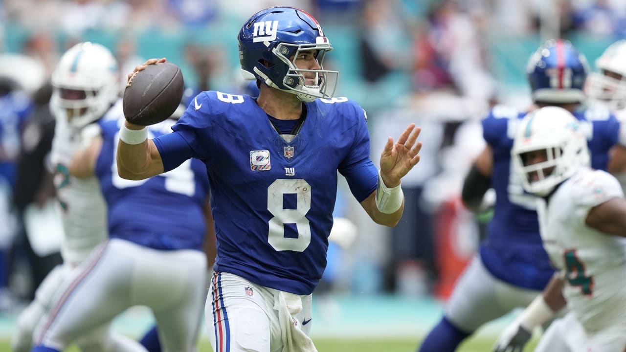 QB Daniel Jones exits Week 5 with neck injury