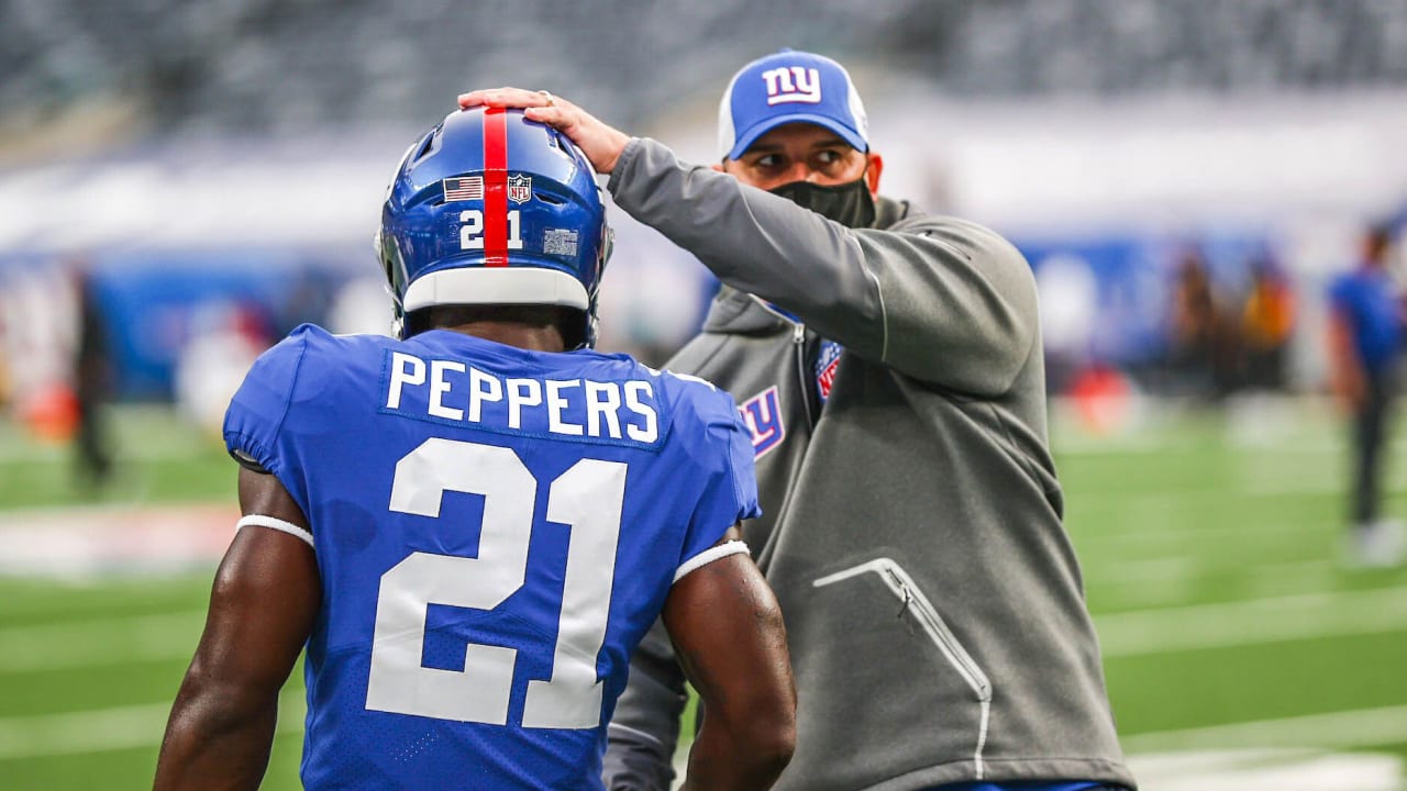 Photos: Giants warm up before taking on Steelers
