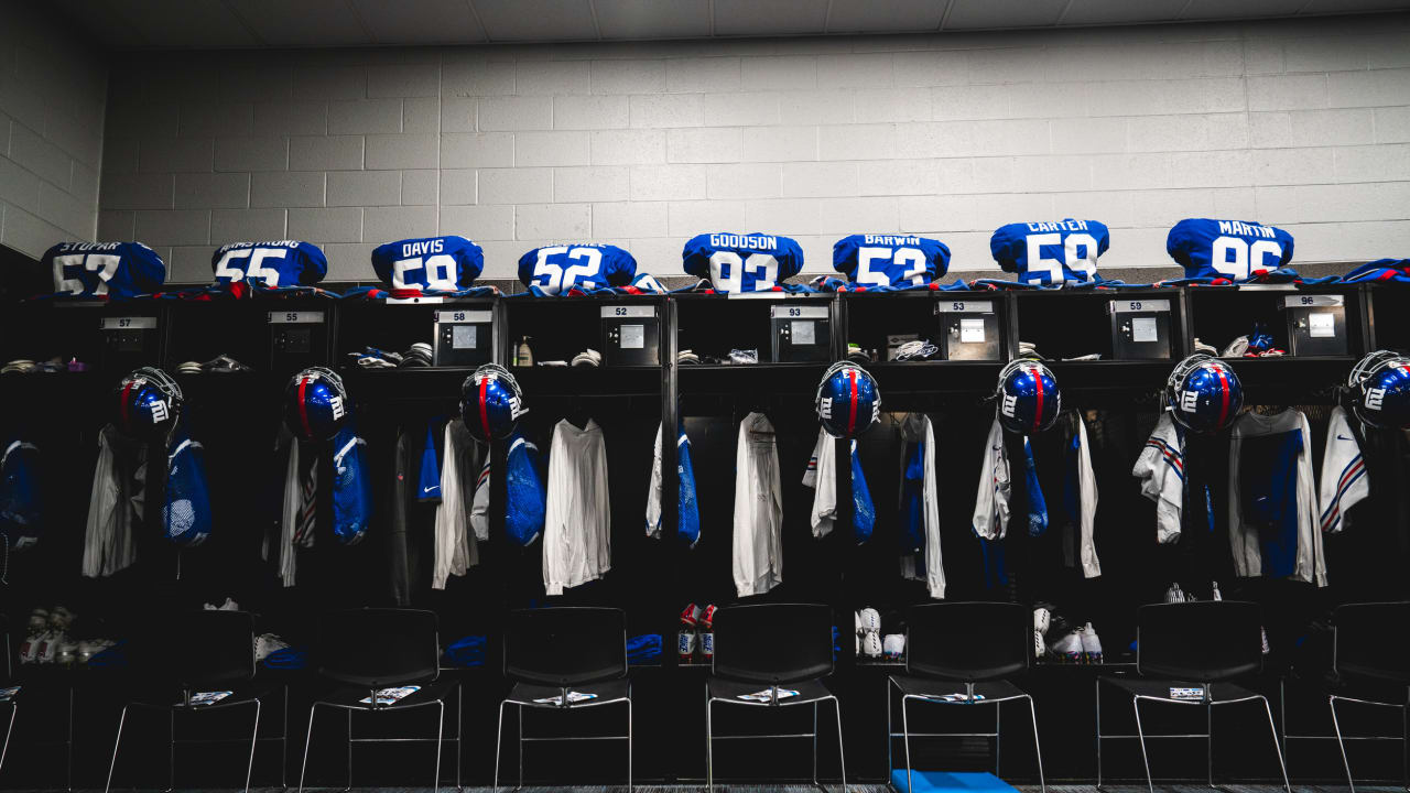Photos: Giants player arrivals and locker room tour