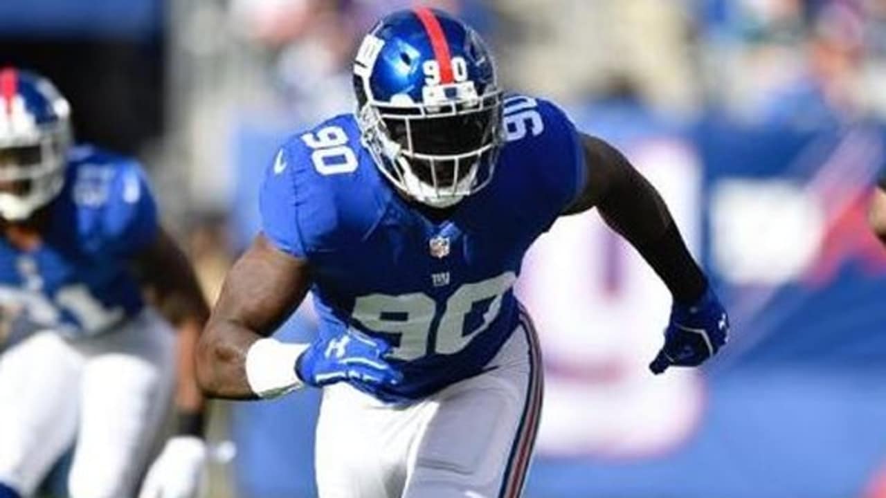 Jason Pierre-Paul blocks FG attempt