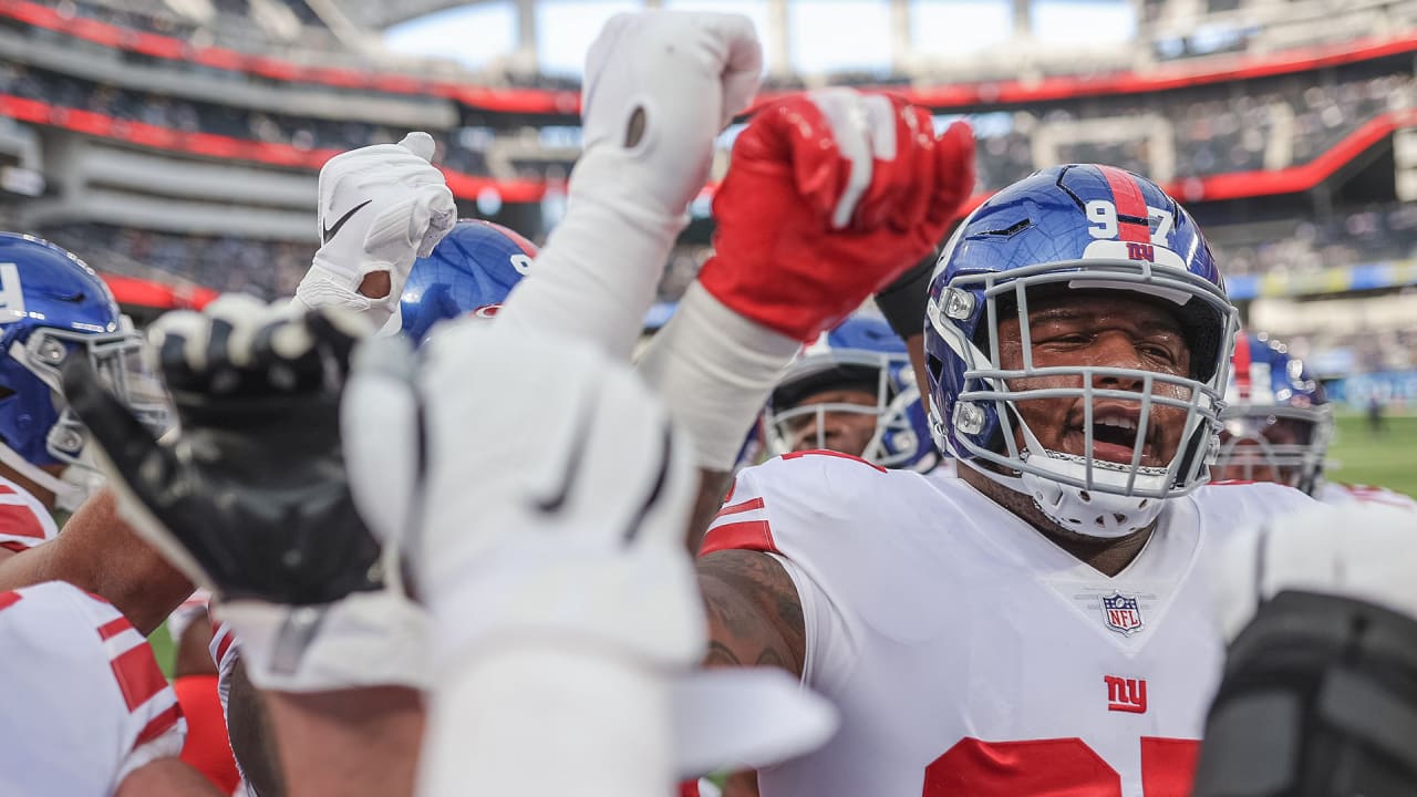 Photos: Giants take the field in Los Angeles