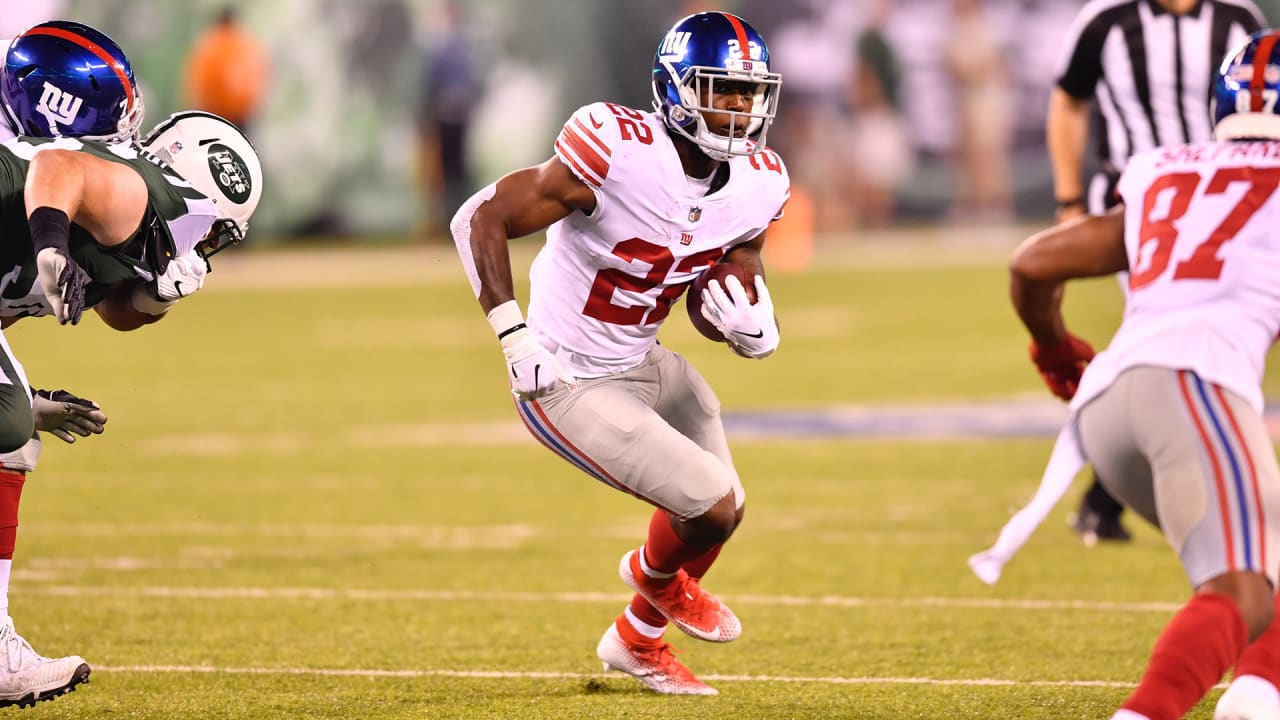 RB Wayne Gallman forces his way for first down