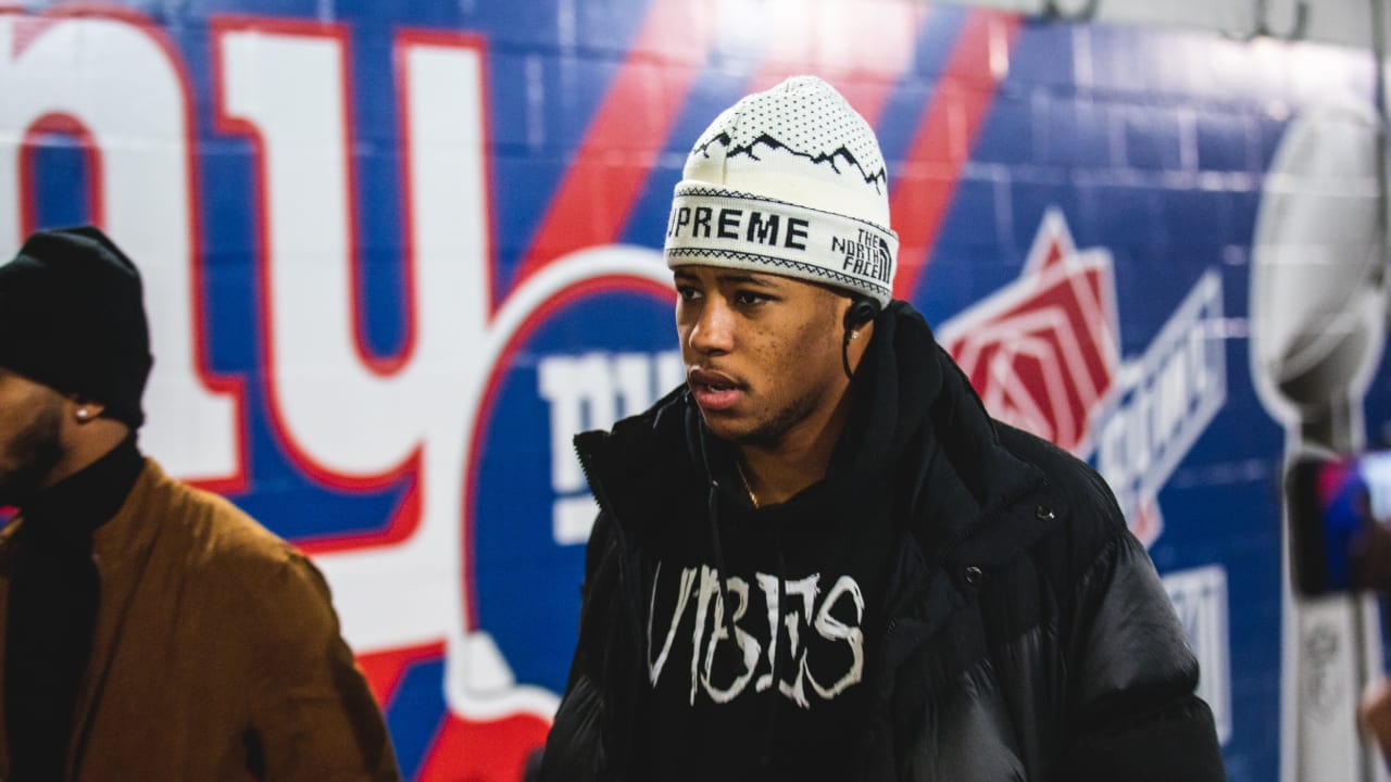 Photos: Giants vs. Titans player arrivals and locker room tour