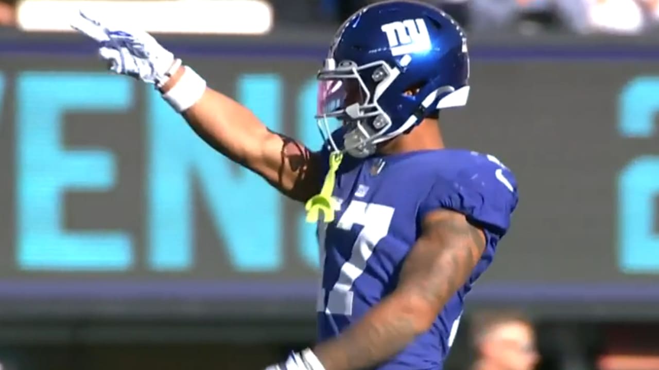 Daniel Jones hits Wan'Dale Robinson for 17-yard completion | Giants vs ...