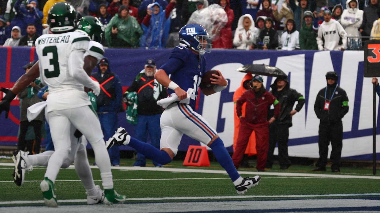 Undrafted rookie QB Tommy DeVito scores 1st NFL touchdown | Giants vs ...