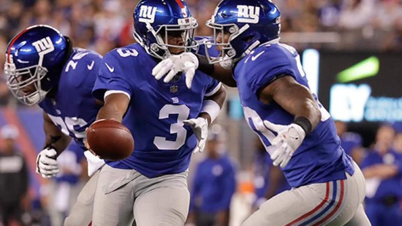 Wayne Gallman weaves his way for 11 yards