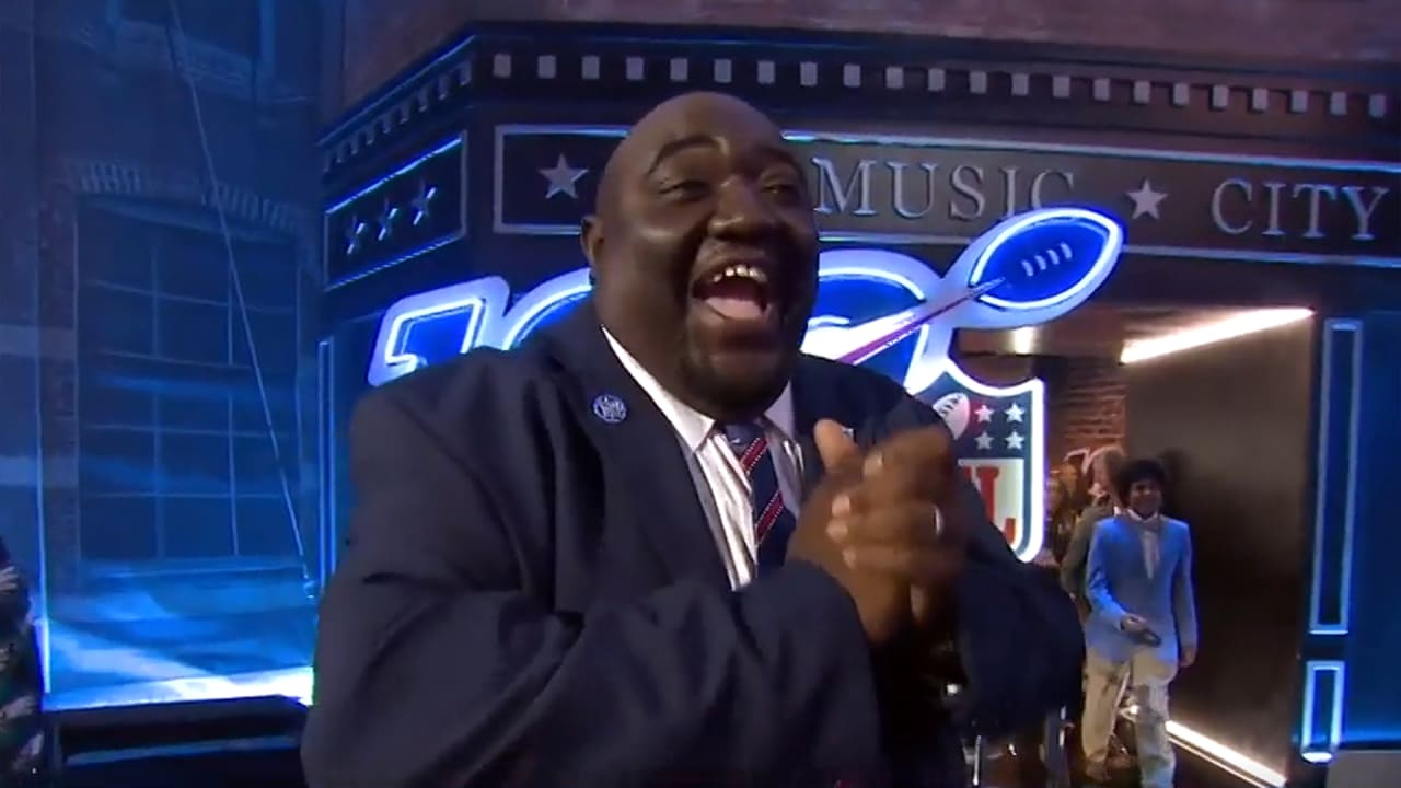 Giants fan Gregory Hampton wins 'Tickets for 100 Years'