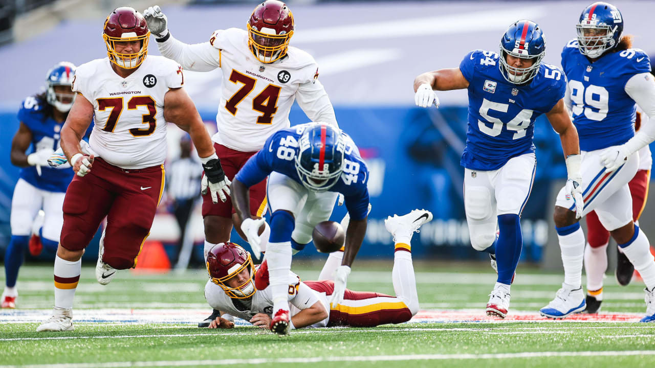 Rookie Tae Crowder gives Giants late lead on scoop-and-score TD