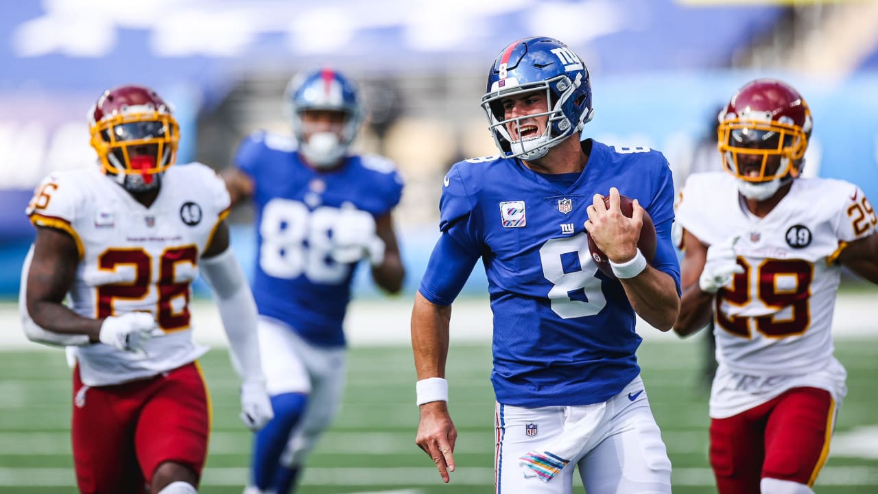 Daniel Jones fools camera on long 49-yard run vs. Washington