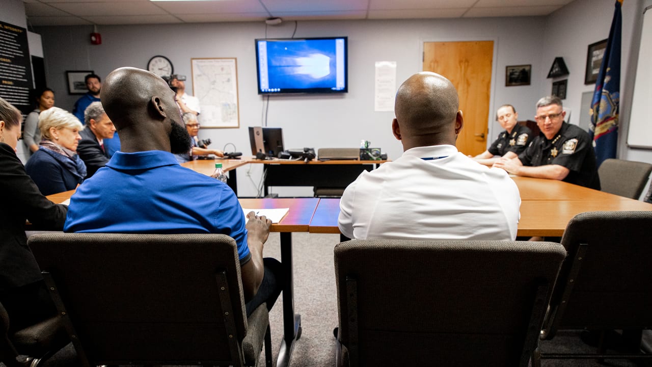 In the Community: Safeties Michael Thomas and Antoine Bethea