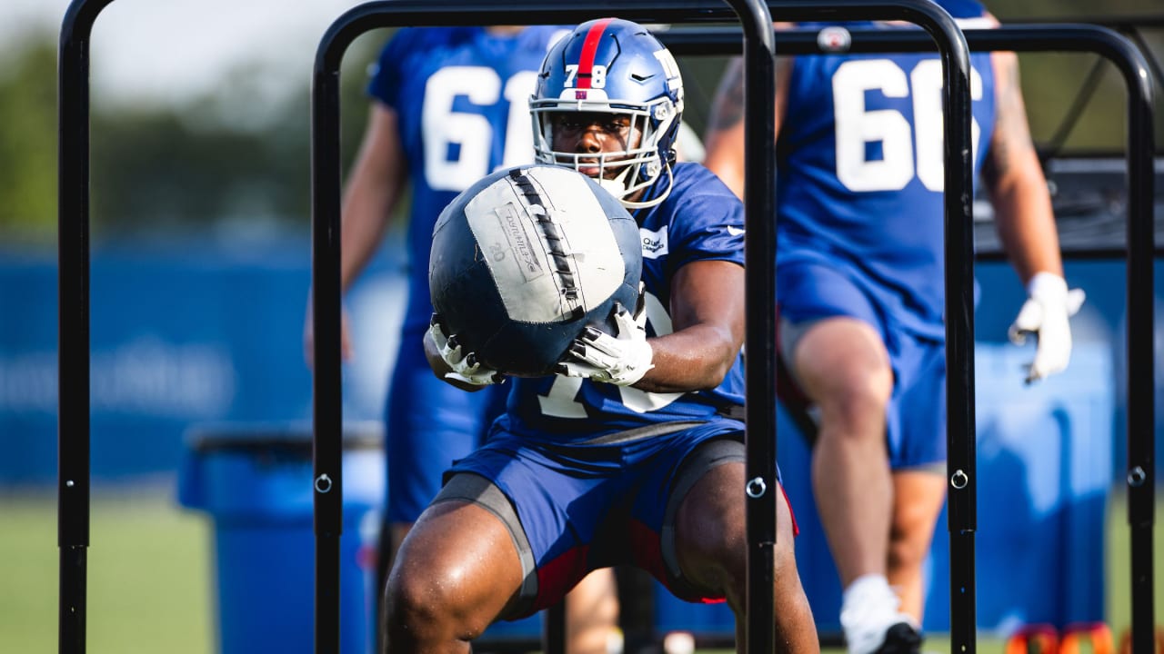 Photos: Giants back in action on Tuesday