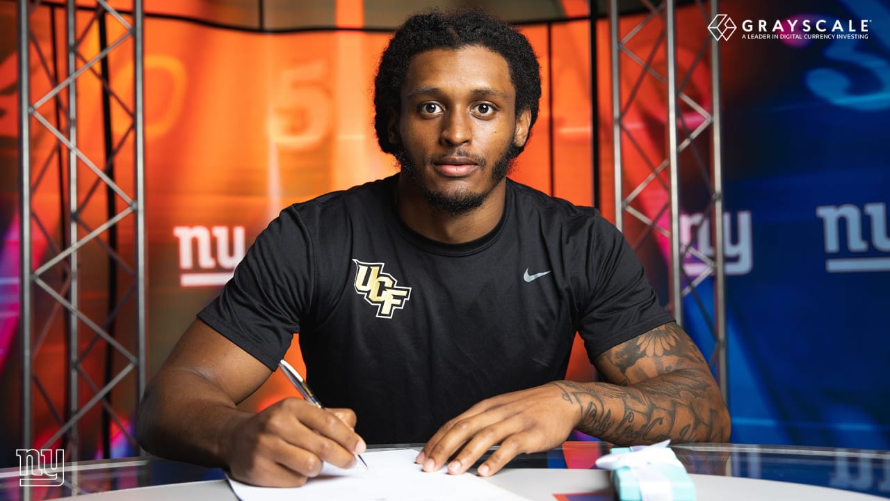 CB Aaron Robinson signs rookie contract