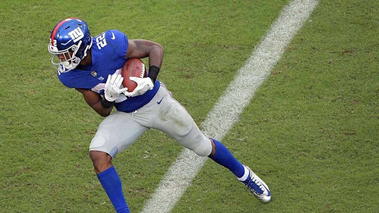 Wayne Gallman scores touchdown on his birthday, during his NFL debut