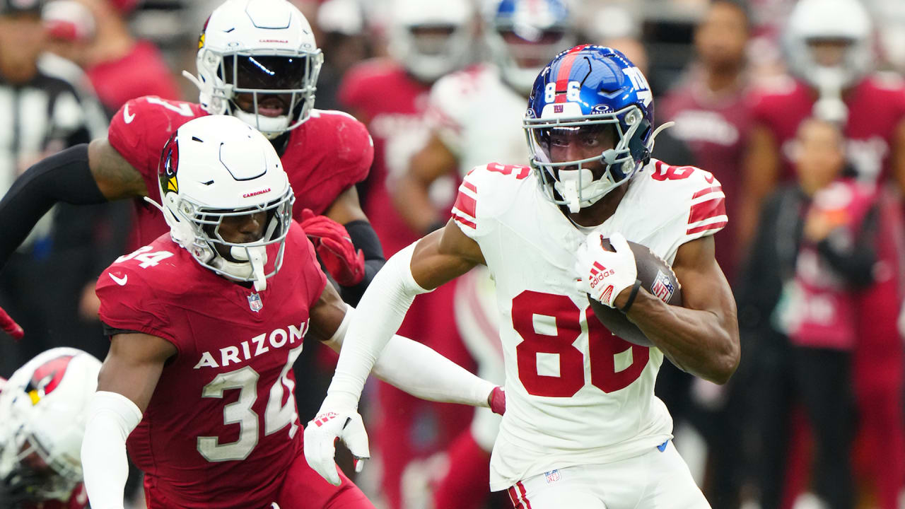 Daniel Jones connects with Darius Slayton for 29-yard catch and run ...