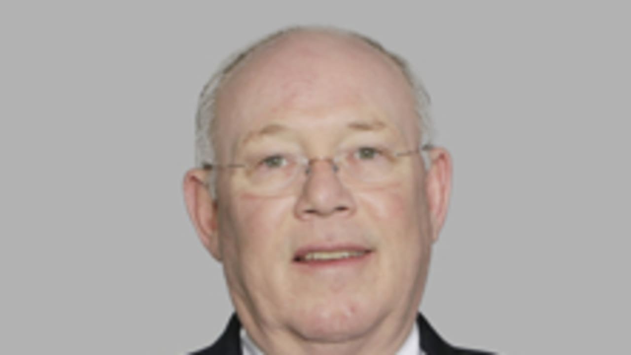 QB Coach Chris Palmer retires