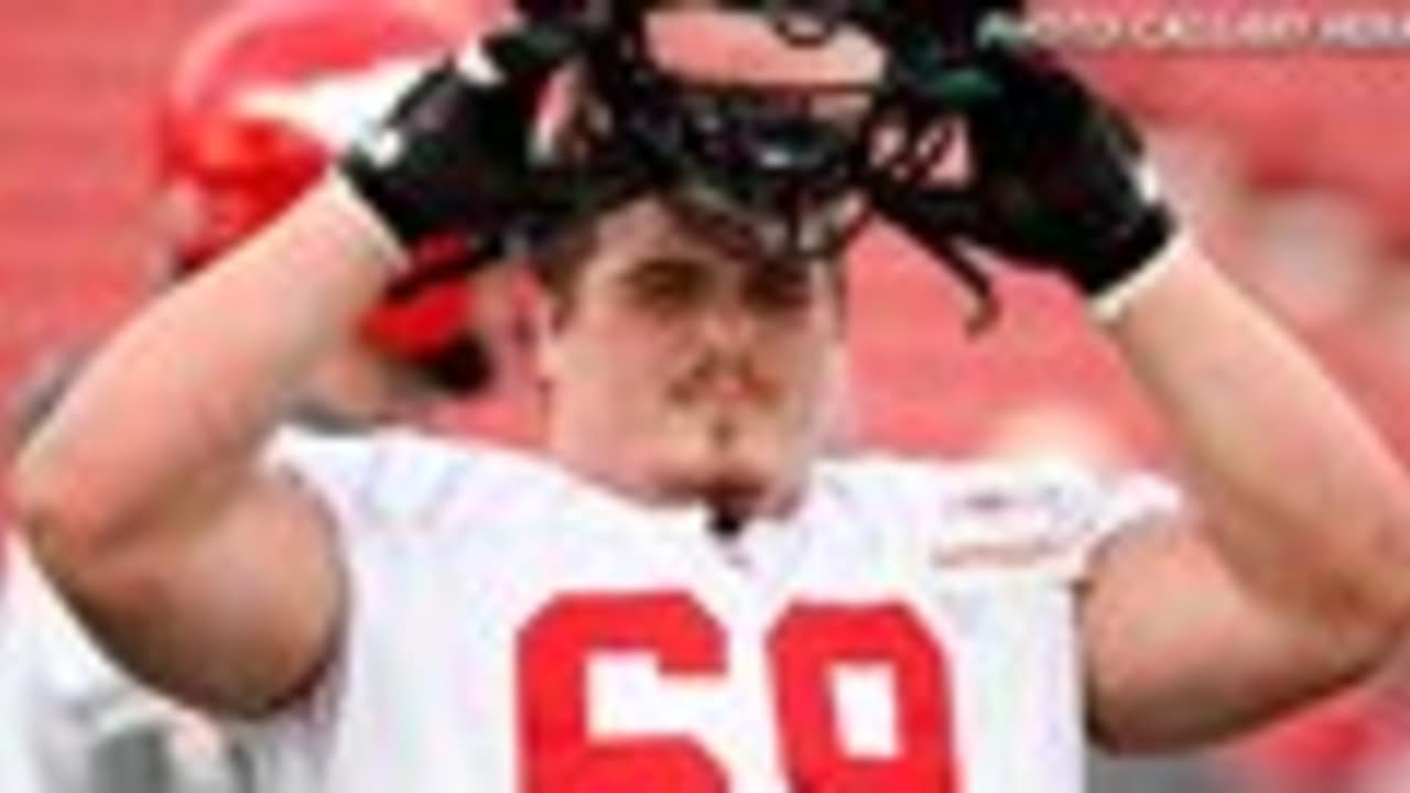 CFL star OL Brett Jones signs with Giants