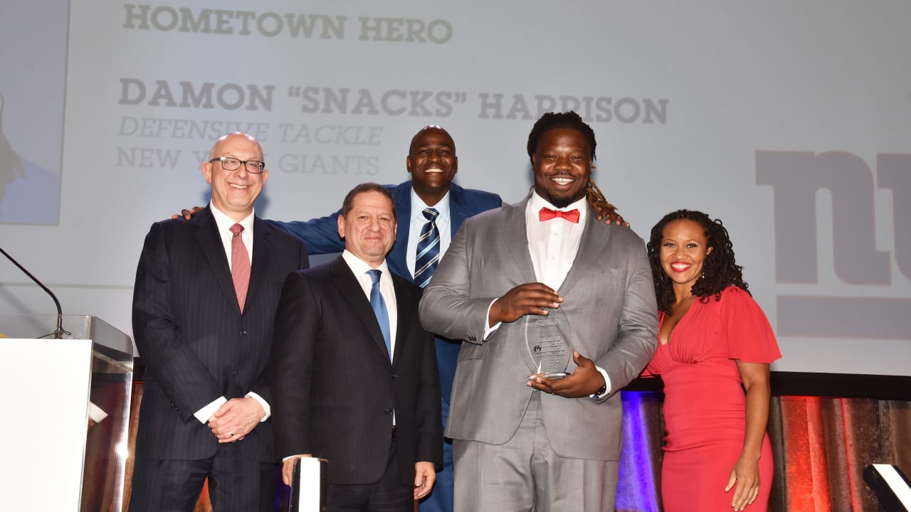 Damon Harrison receives Hometown Hero award