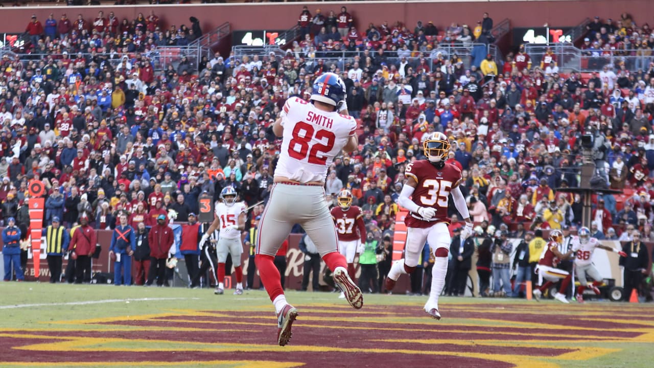 Daniel Jones rips third-down fastball TD to Kaden Smith