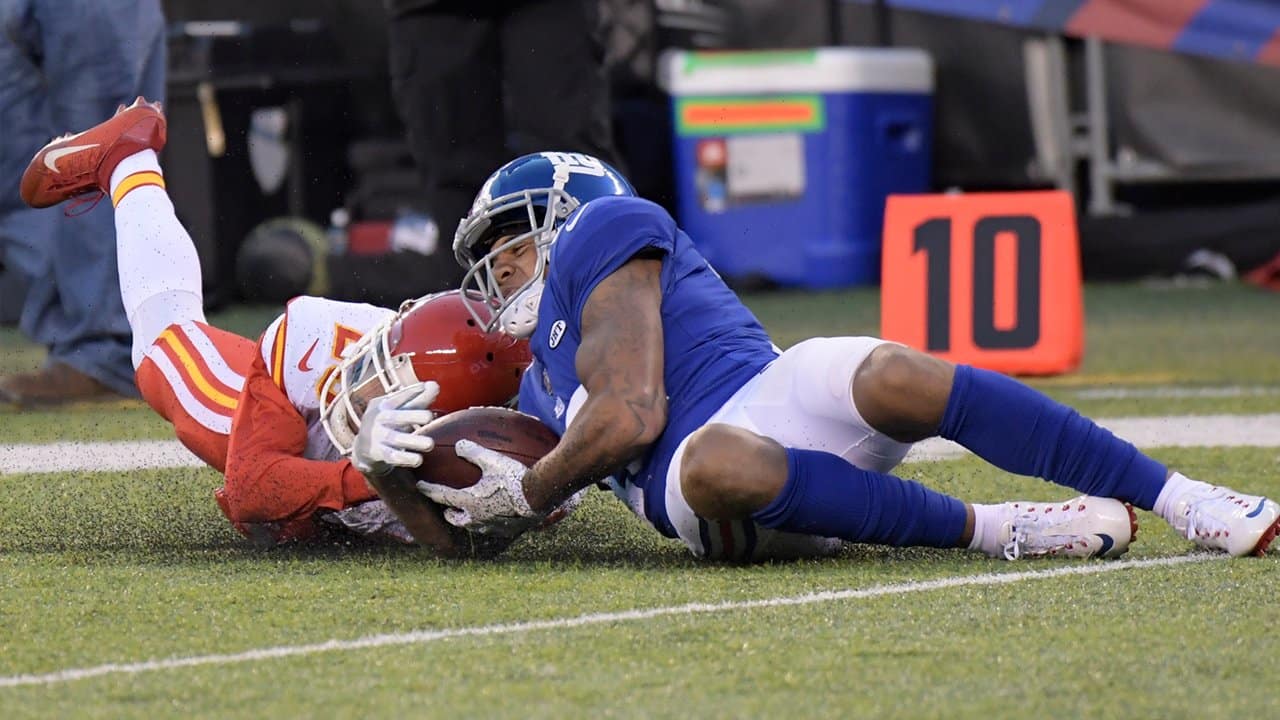 Roger Lewis Jr.'s incredible catch sets up game-winning Field Goal