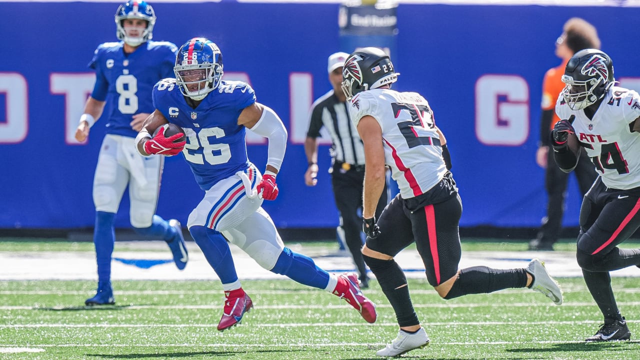 Giants fall to Falcons, 17-14, on last-second field goal