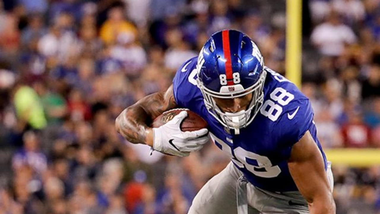 Evan Engram grabs pass for a big gain