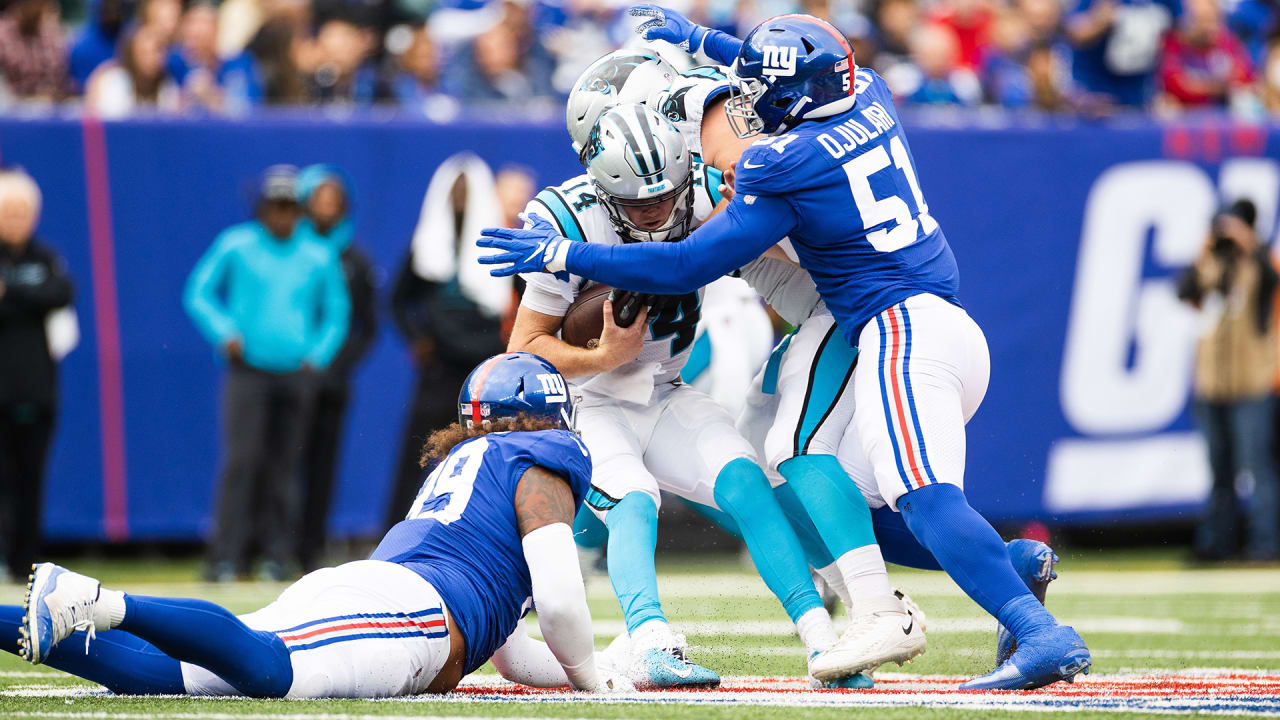 Rookie Rising: Azeez Ojulari's best plays from Week 7 win vs. Panthers