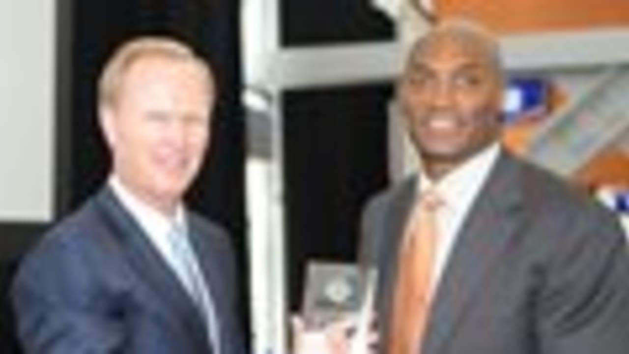 Giants Honor Toomer