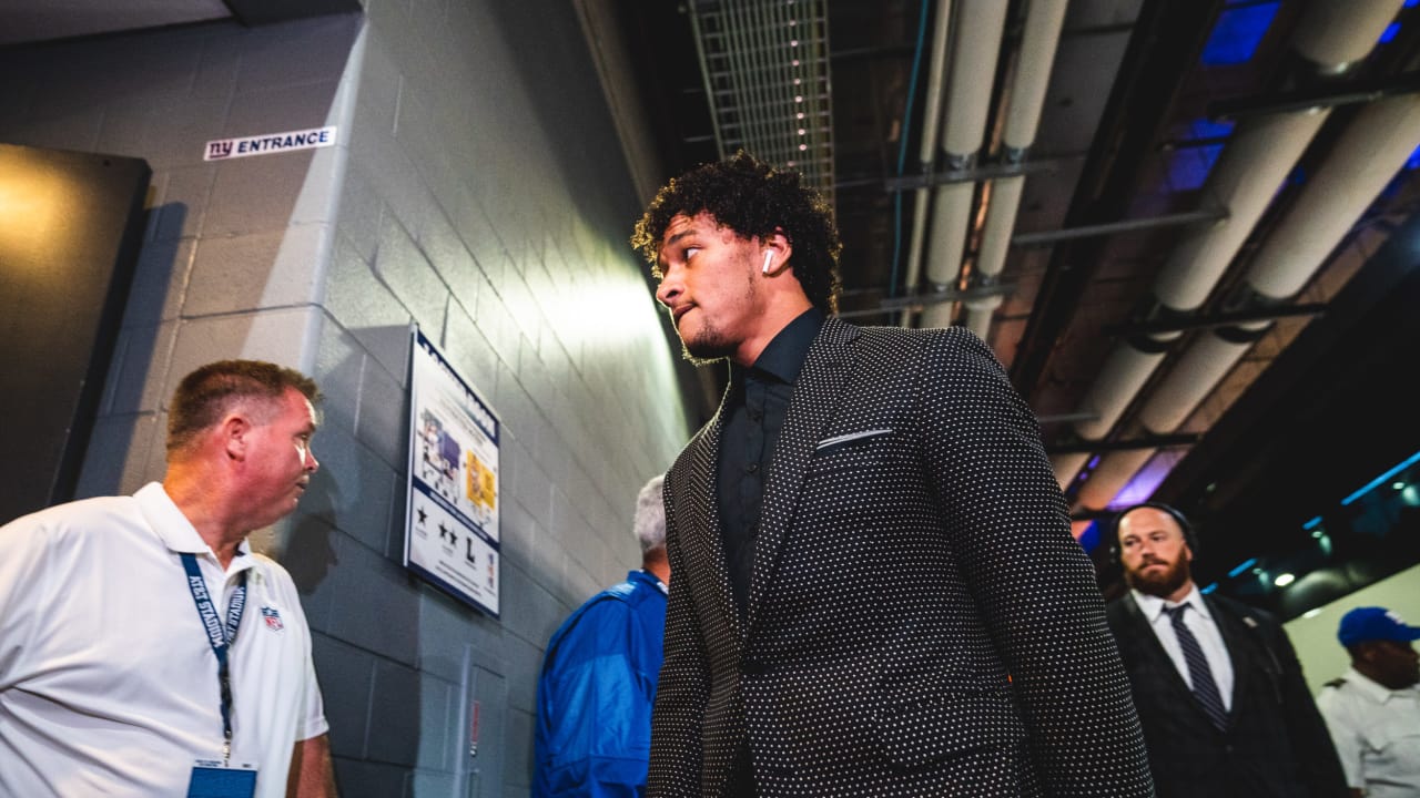 Photos: Giants vs. Cowboys player arrivals and locker room tour