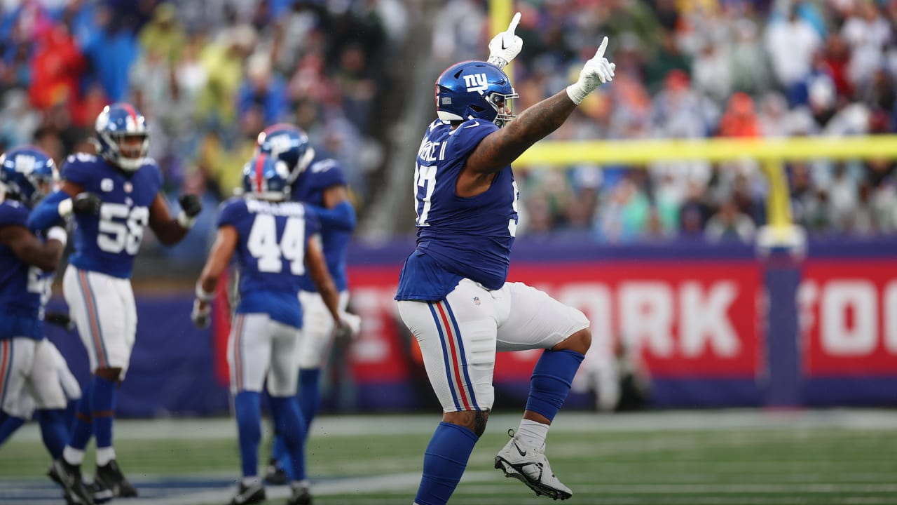 Dexter Lawrence comes up with 3rd down sack | Giants vs. Jets Highlights