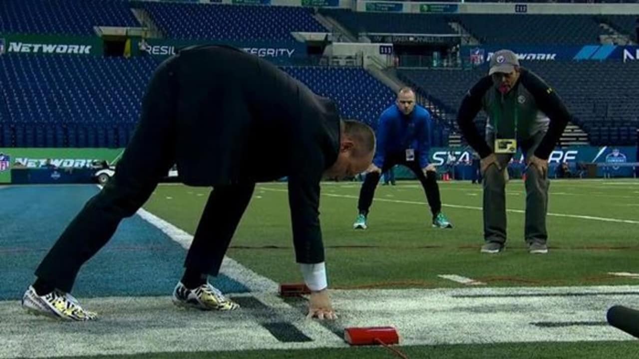 Rich Eisen runs a 6.02 40-yard dash