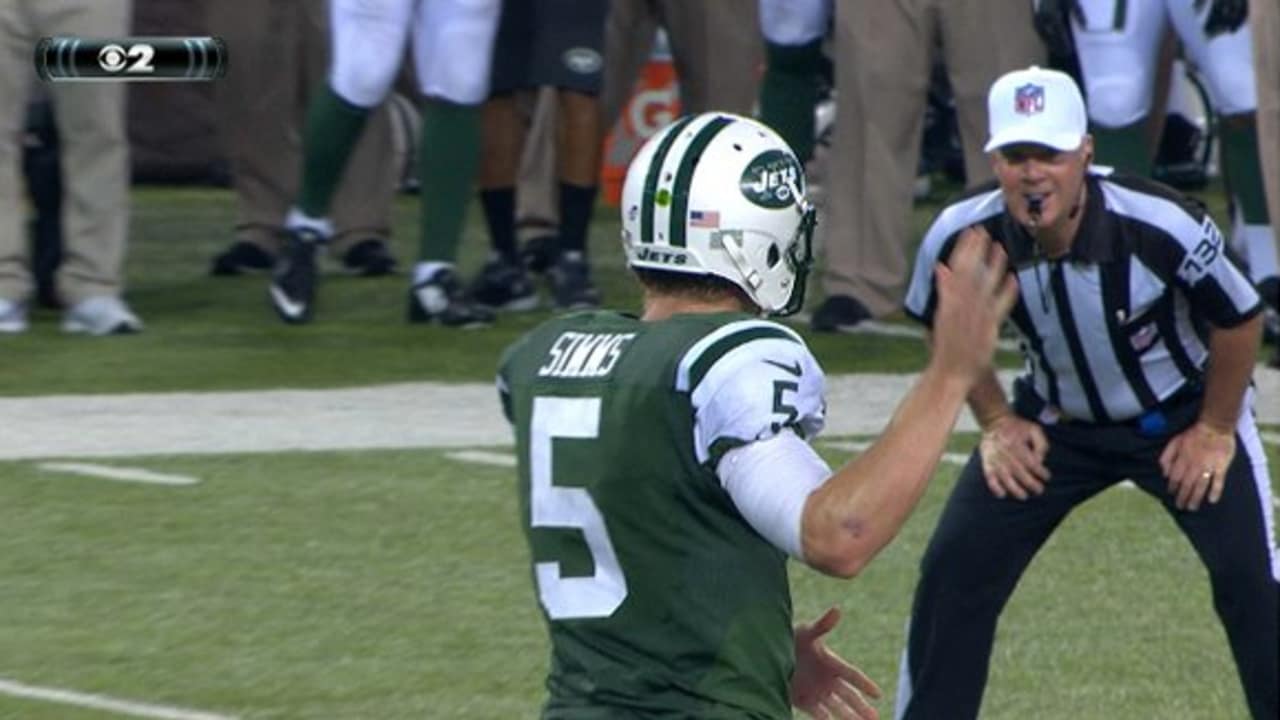 Jets quarterback Matt Simms' salsa stuns ref