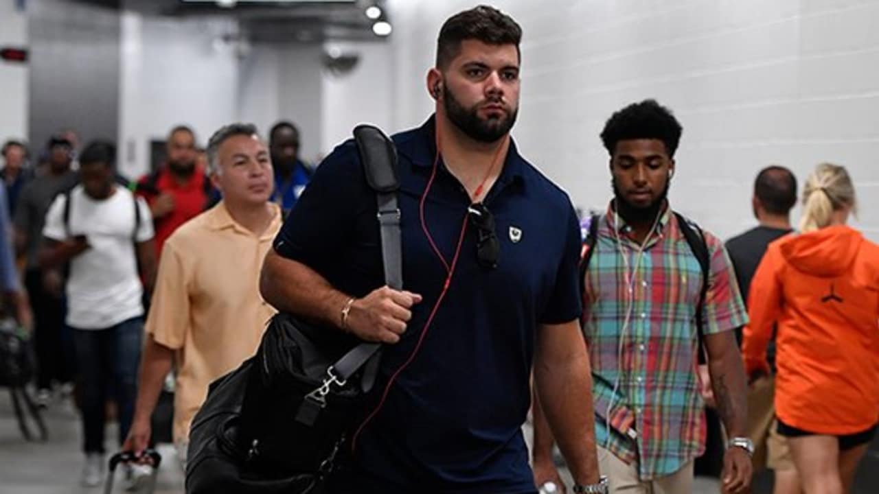 Giants arrive in Cleveland plus locker room tour