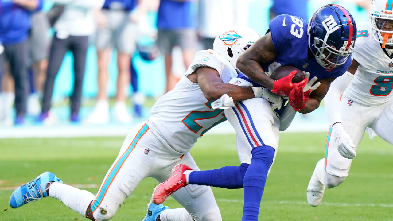 Mike Glennon squeezes 15-yard pass into tight window to Pharoh Cooper ...