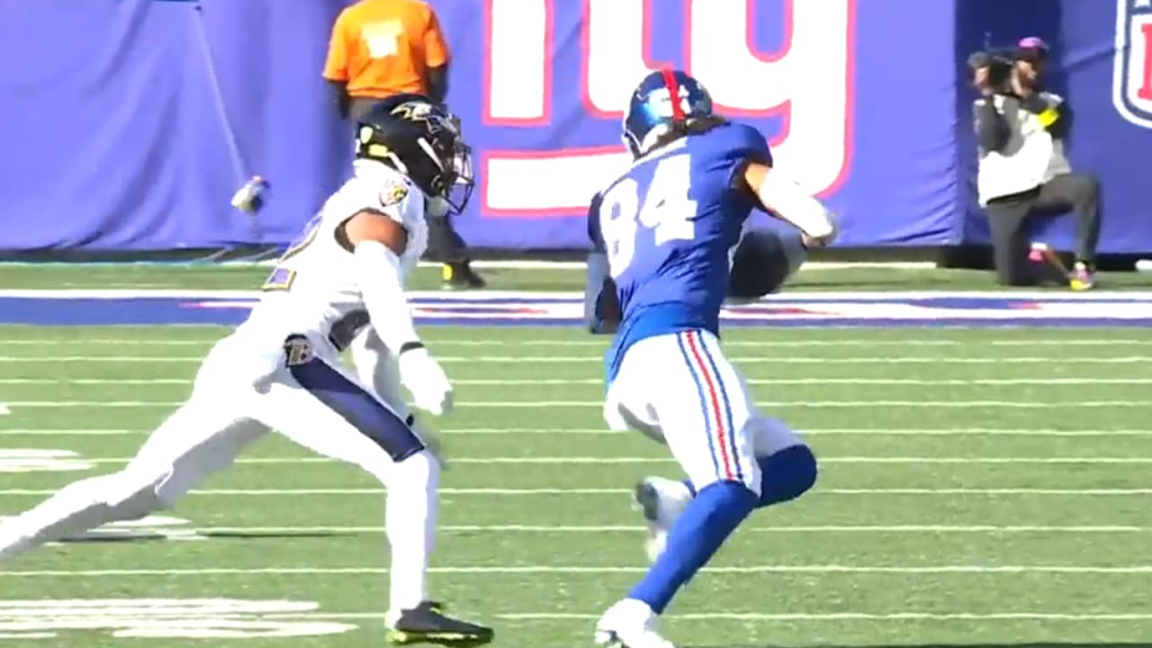 Daniel Jones hits Marcus Johnson for 18-yard third-down conversion ...