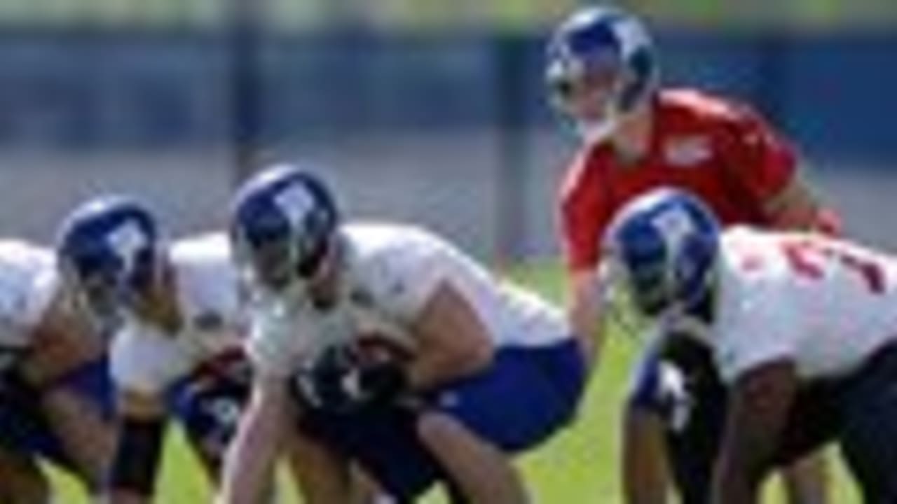 Eli helps Rookies Pugh & Nassib adjust