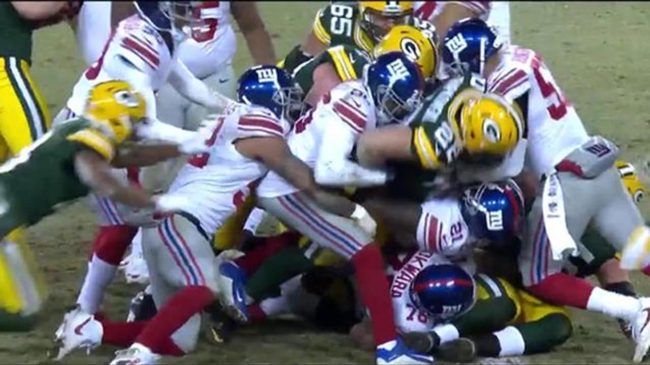 Aaron Ripkowski rushes for a 1-yard touchdown