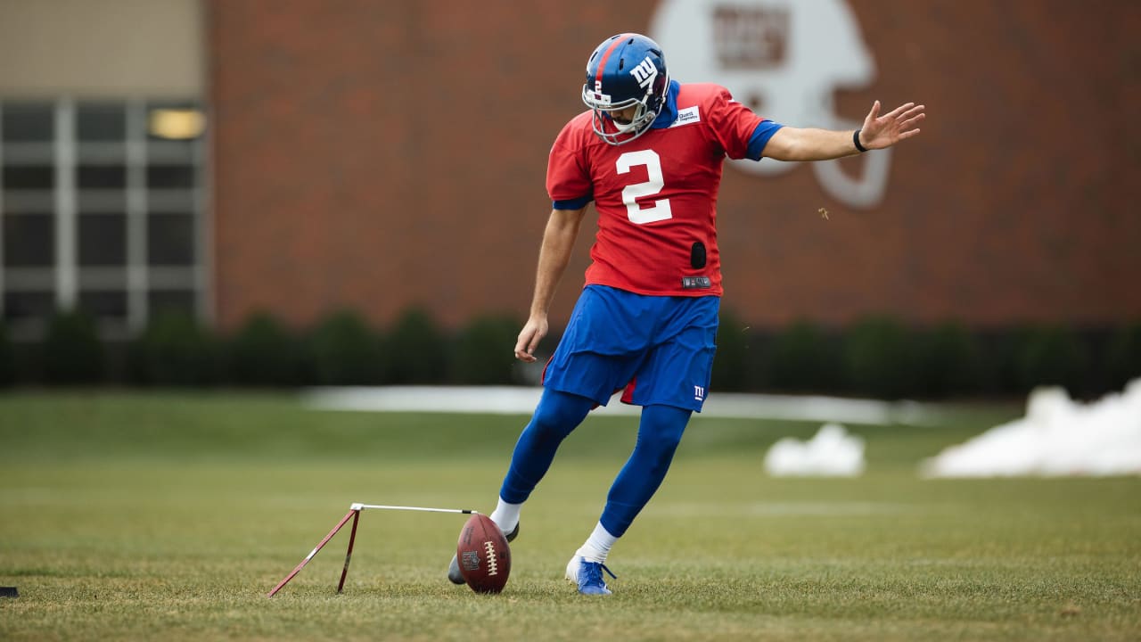 Giants sign P Ryan Santoso to reserve/future contract