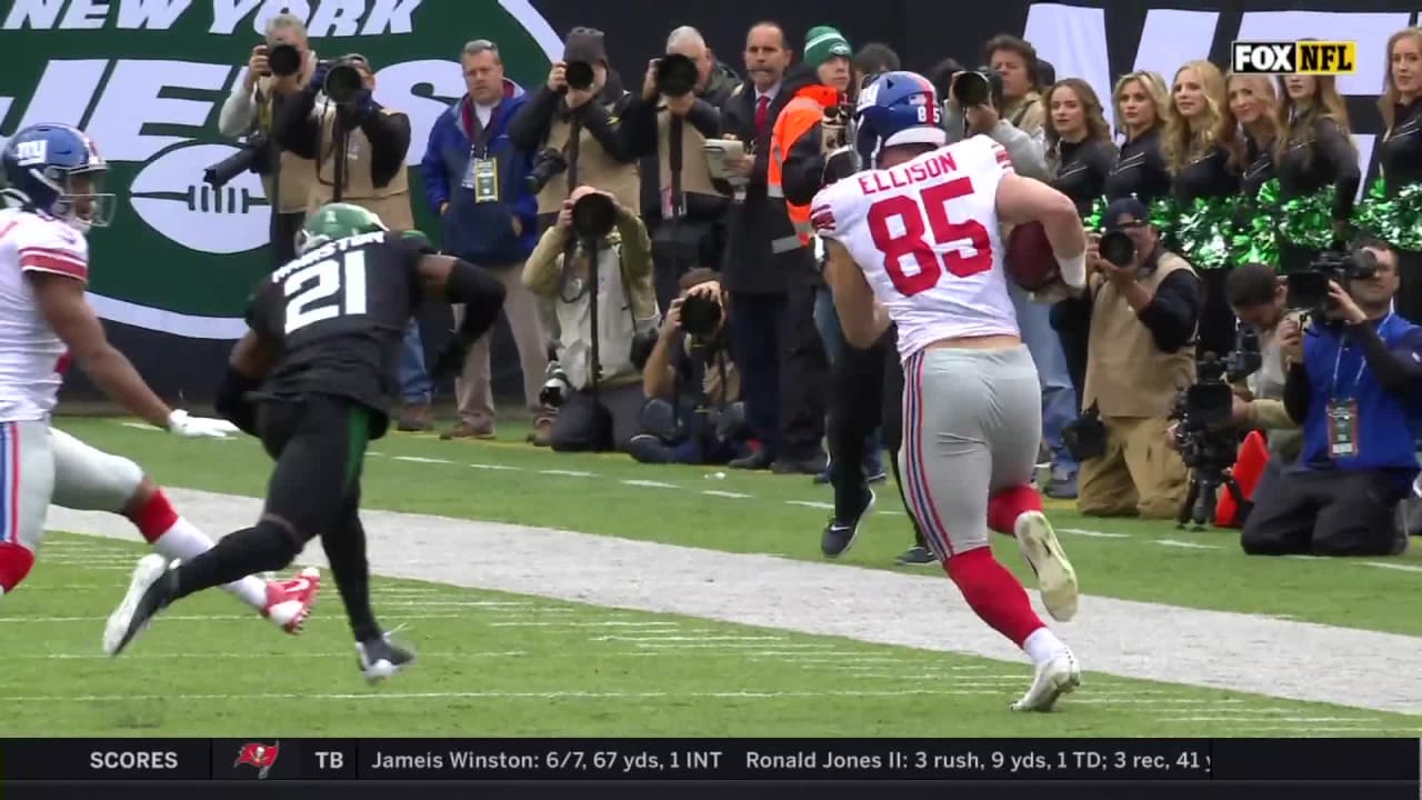 Ellison turns Jones' short throw into 31-yard sideline sprint