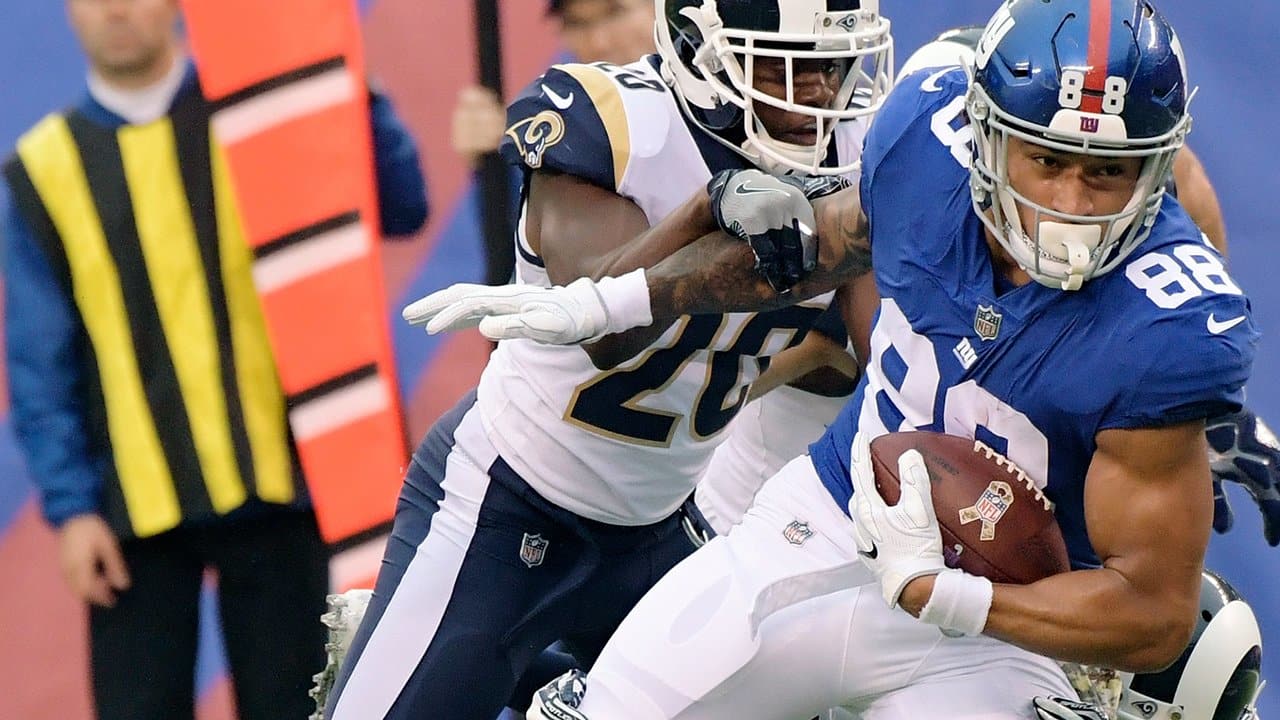 Engram catches pass from Manning for 26 yards