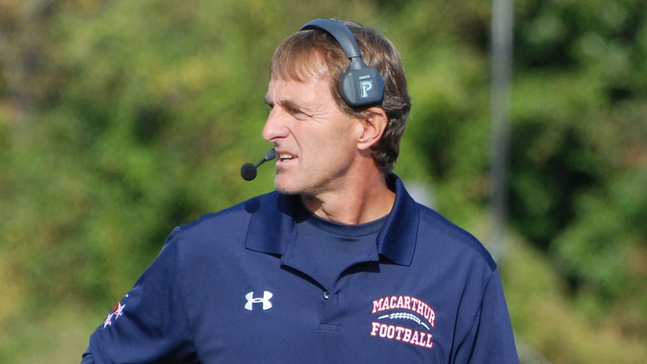 Giants name Macarthur's Fehrenbach Coach of the Week