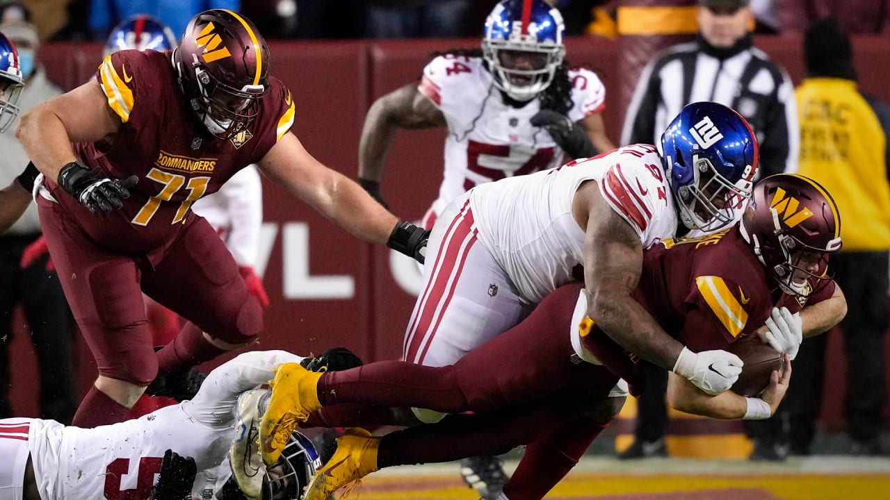 Dexter Lawrence strip-sacks Taylor Heinicke, recovered by Leonard Williams | Giants vs ...