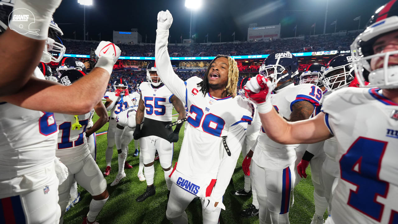 Countdown to Kickoff: Giants take the field
