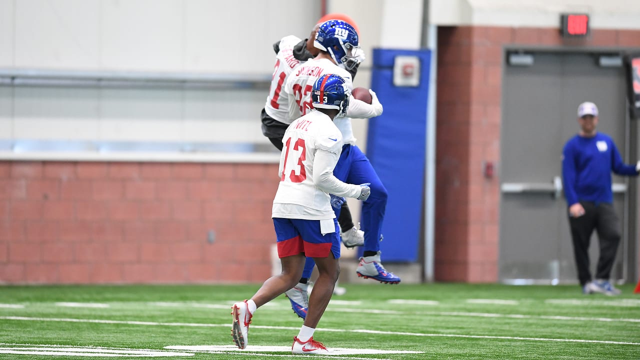 Practice Highlight: Scott Simonson gathers in circus catch