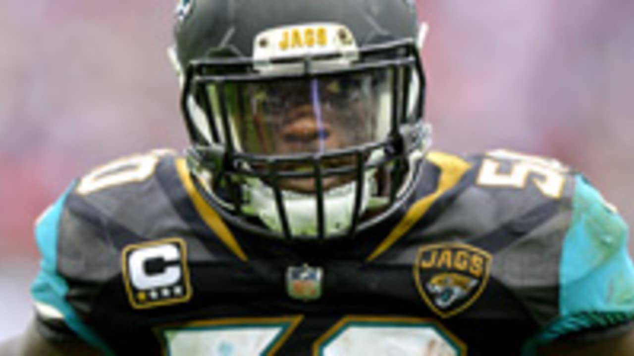 Smith signs extension