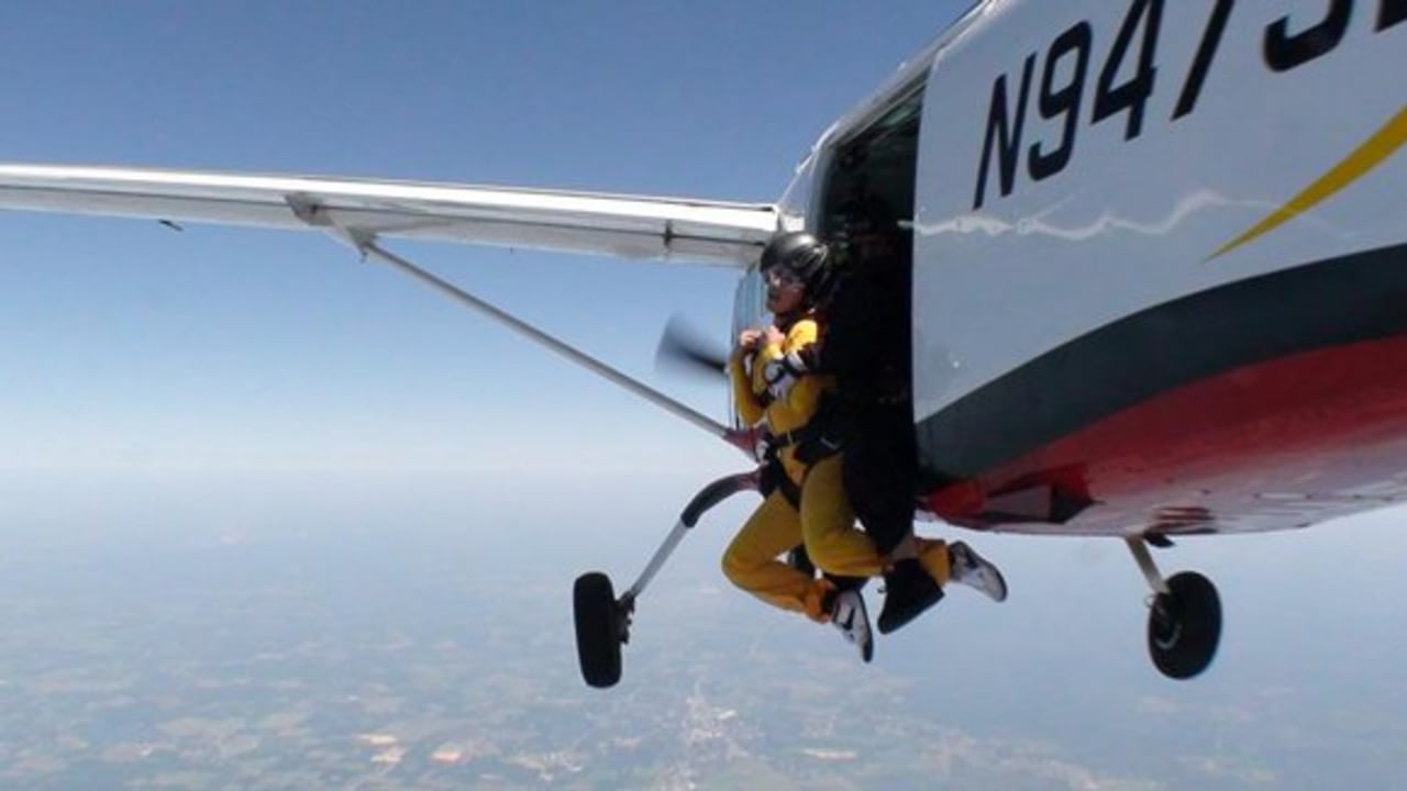 Skydiving with Para-Commandos