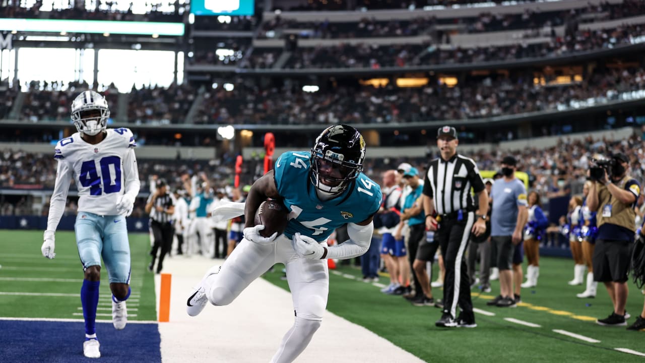 Highlight | Trevor Lawrence handles blitz for first preseason TD