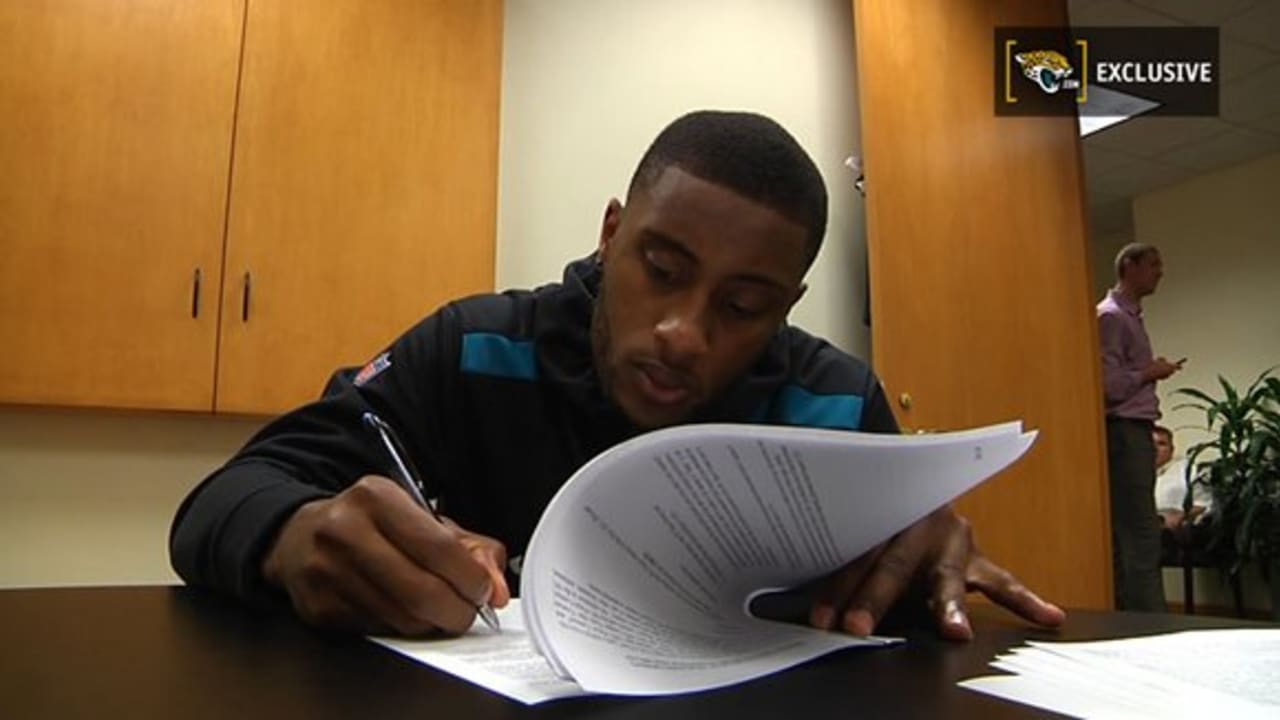 EXCLUSIVE: Aaron Colvin Signs