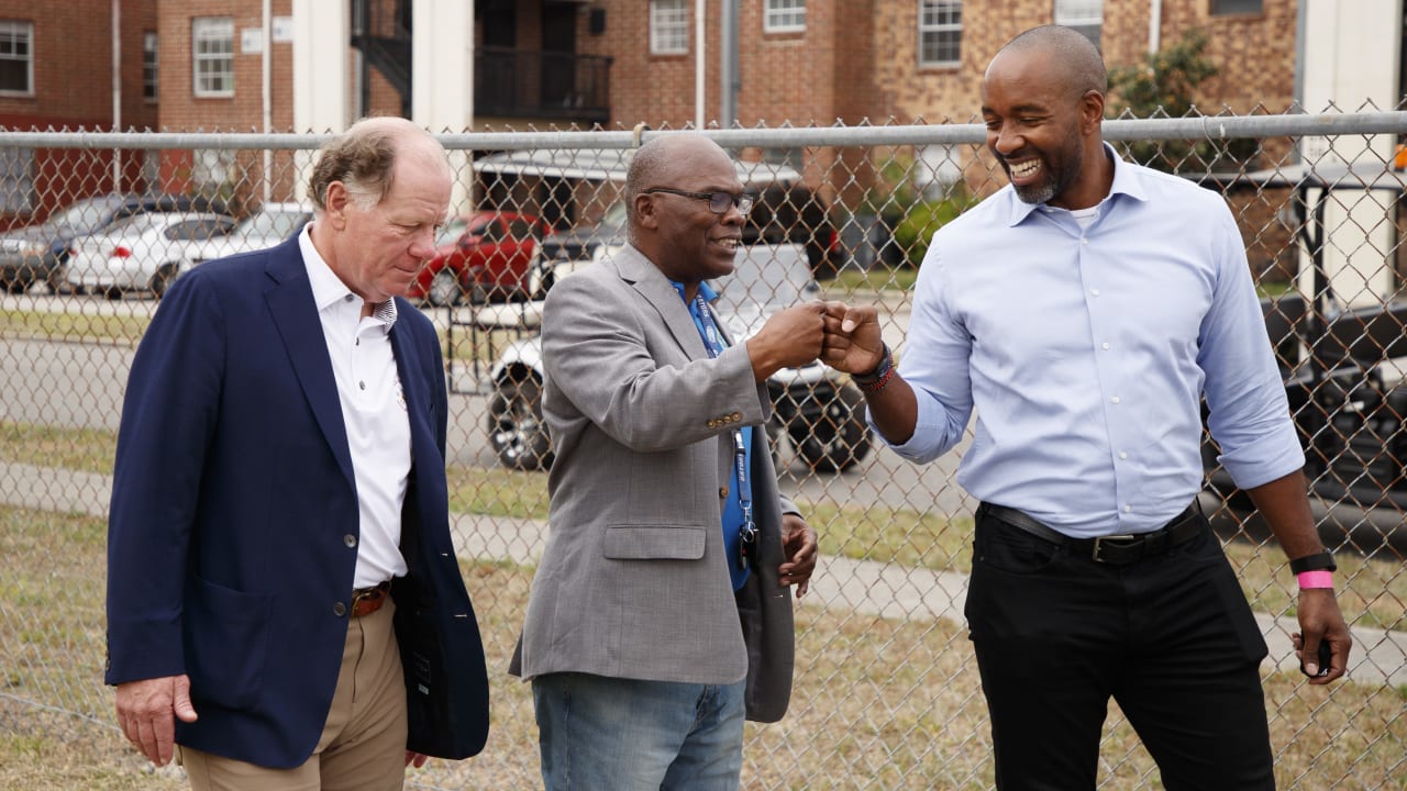 Khan, Jaguars commit $1M to neighbors Out East