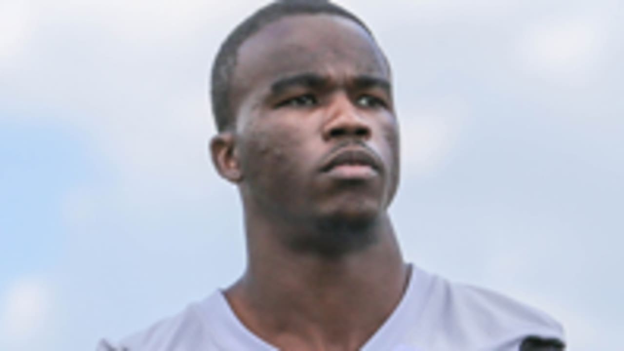 Rookie S James Sample undergoes surgery