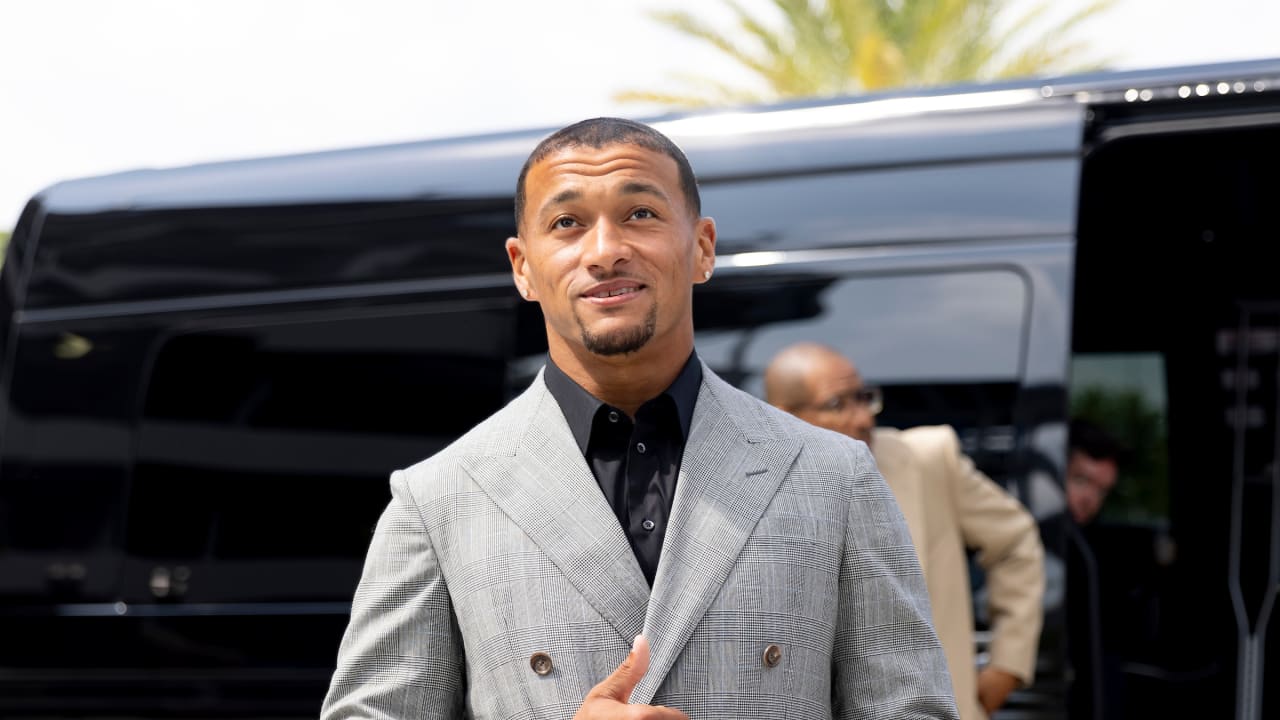 Jaguars Tight End Evan Engram is Back in the *New* Building